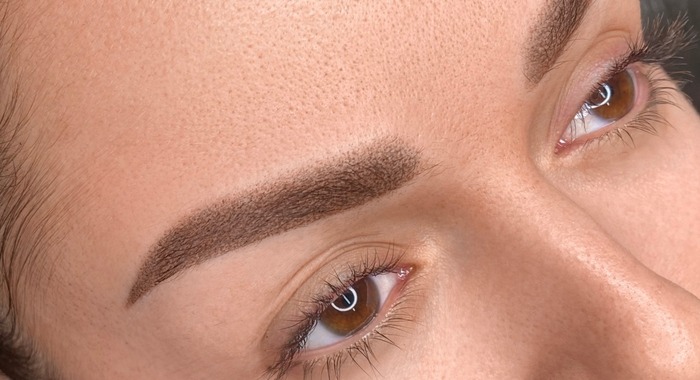 Pudrové obočí :: Ceniga Esthetic